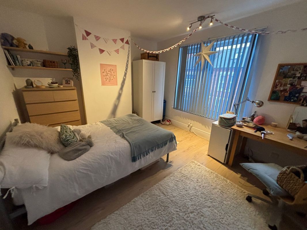 19 Chestnut Street New To The Market Ideally Placed - Donkey Digs ...