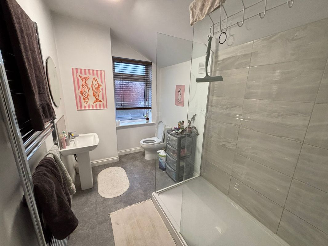 19 Chestnut Street New To The Market Ideally Placed - Donkey Digs ...